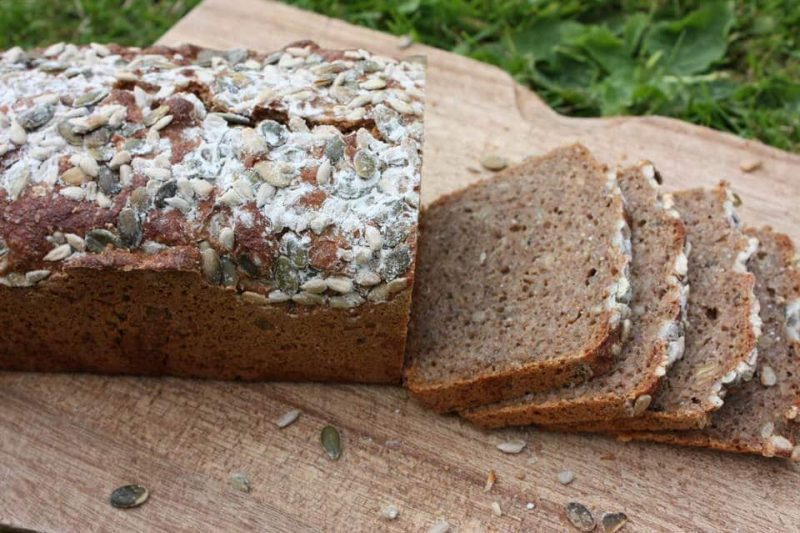 Opskrift: Rugbrød med surdej - Lær at bage godt brød